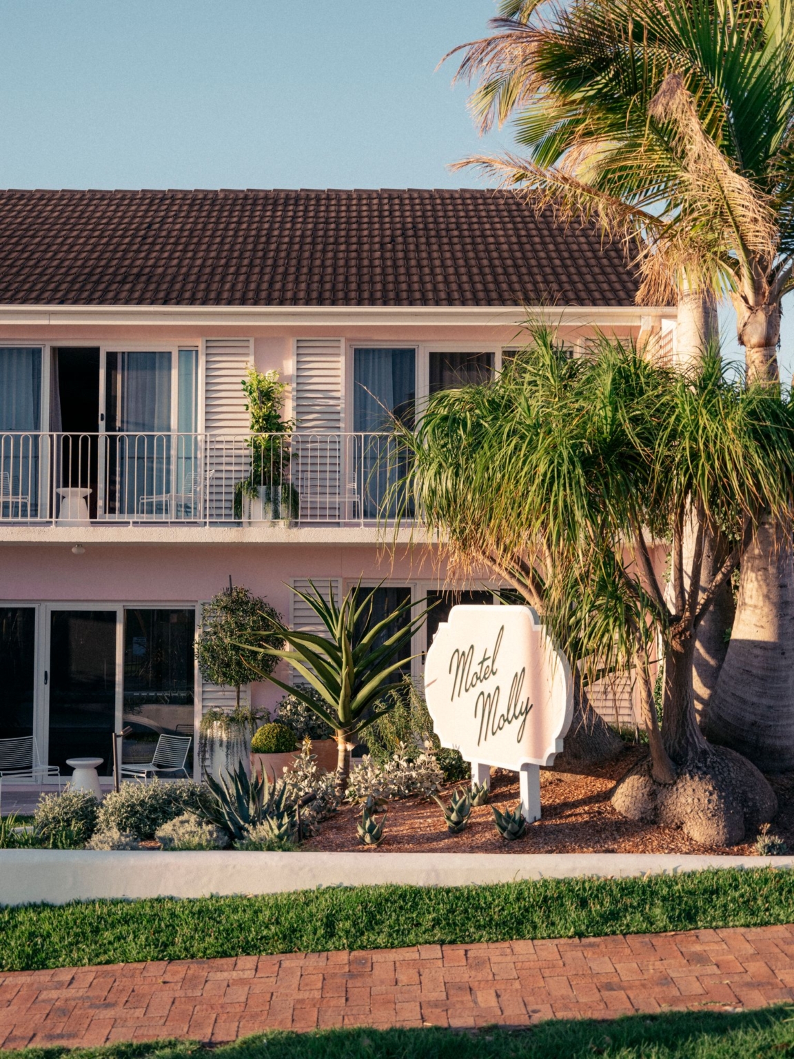 Castlecrag Courtyard by Downie North - Video Feature - The Local Project