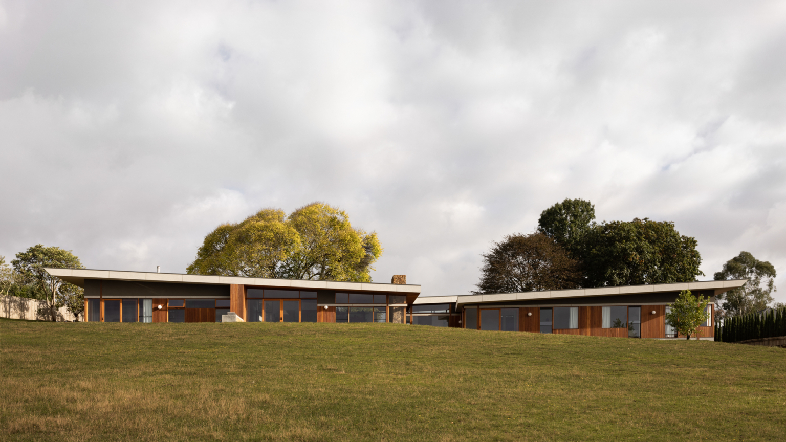 Red Crest House by Dion Keech Architects, Loopea design Studio and ...