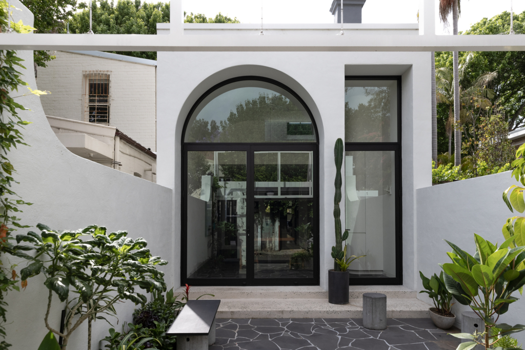 Redfern Arch House by Atelier DAU and Georgia Hawkins - Project Feature ...