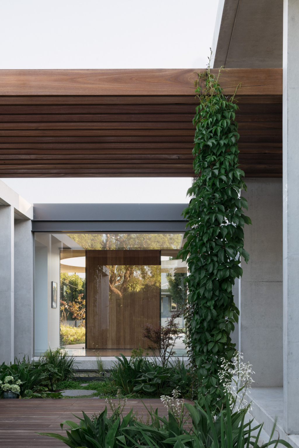 The Zenn Design Archie Stool - Product Feature - The Local Project