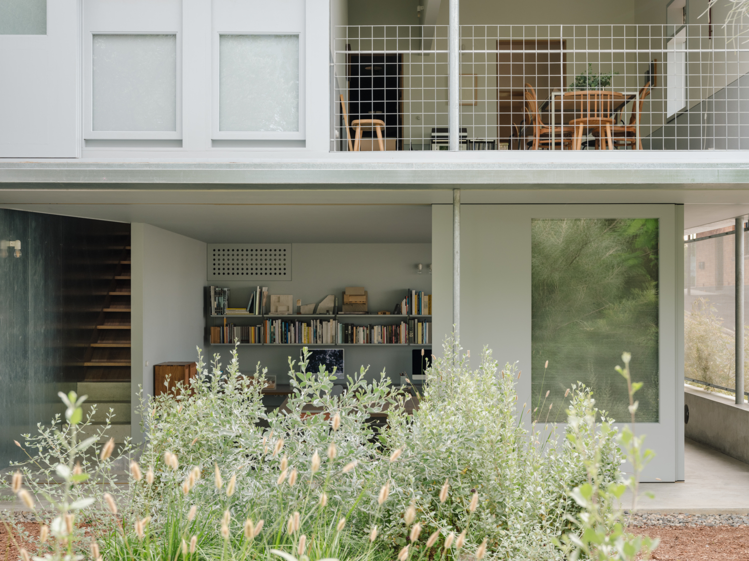 Red Hill House and Studio by Zuzana & Nicholas - Project Feature - The ...