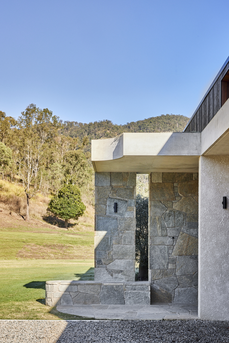 Amaroo by Shaun Lockyer Architects and Eco Outdoor - Profile Feature - The Local Project