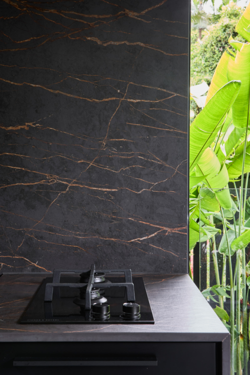 Ombra House by Urban Abode Building Design and Studio K Interior Design ...