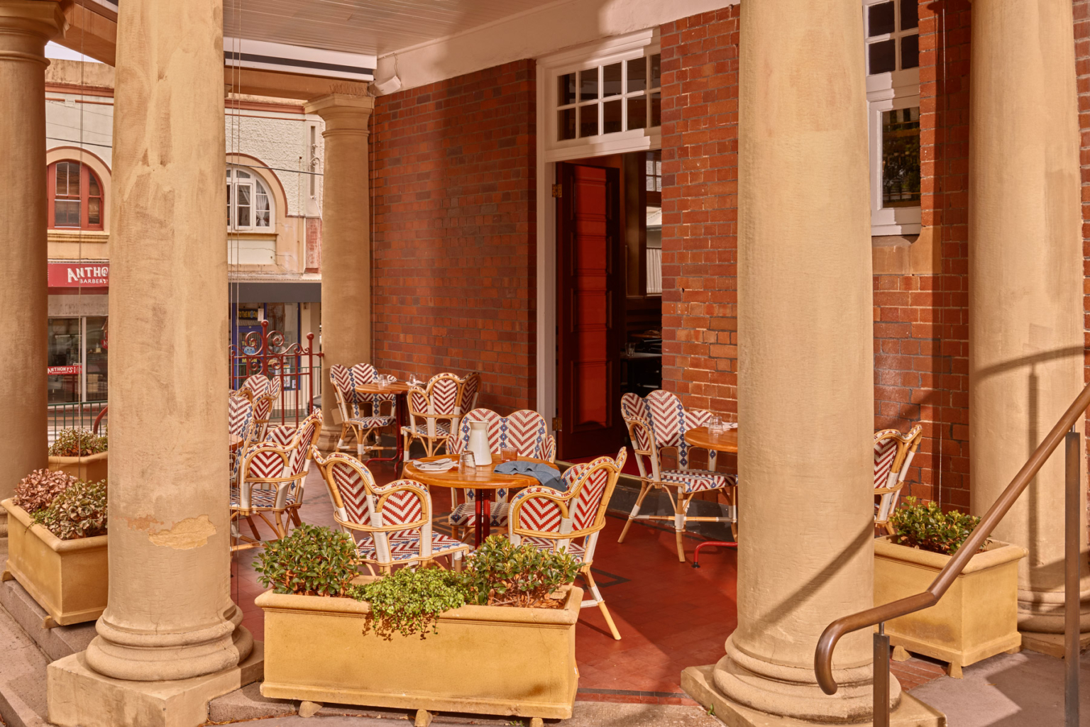 Postino Osteria by Perry Drakopoulos and Larissa Leigh Interiors ...