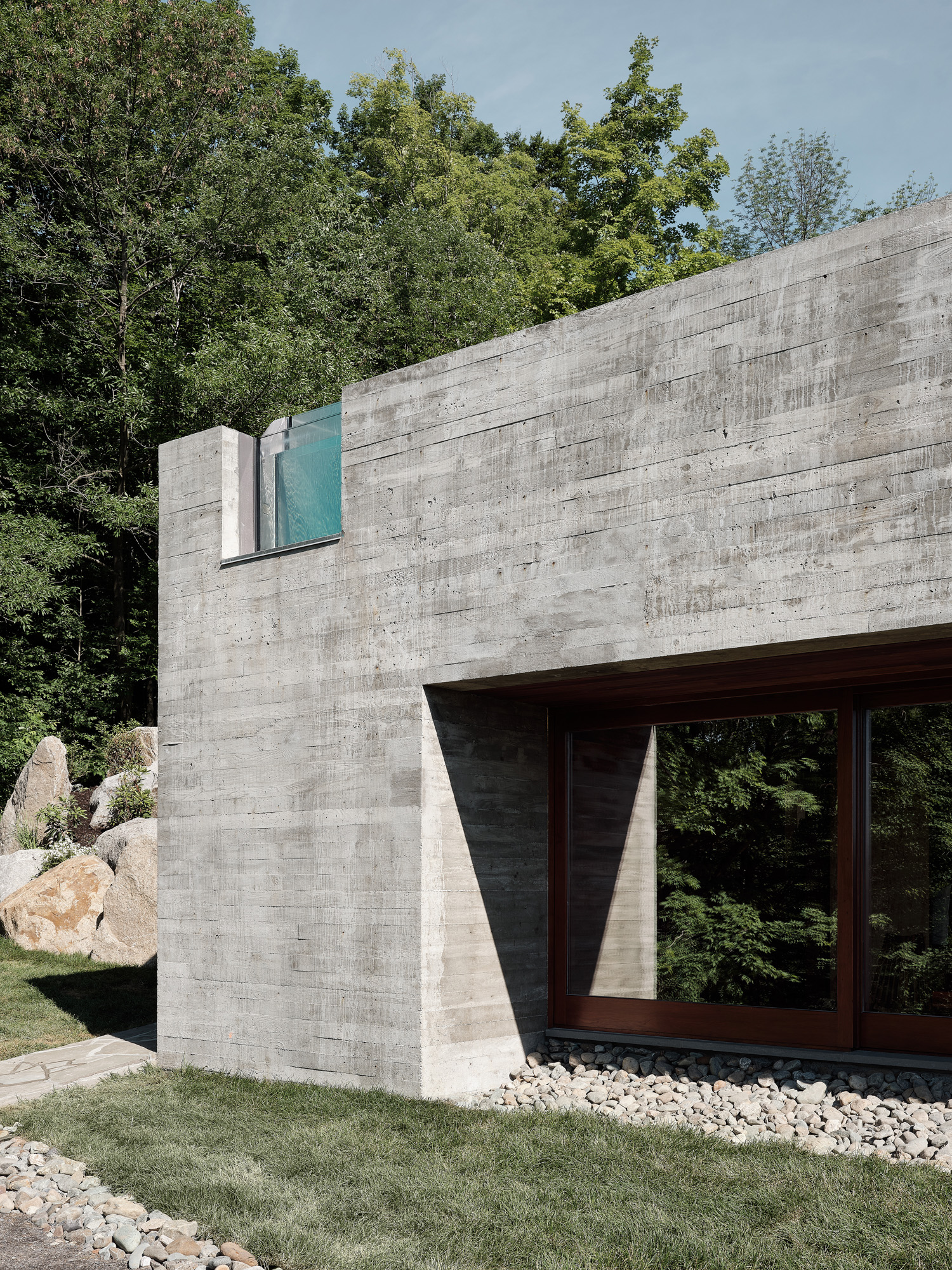 Balnea Spa + Réserve Thermale by MacKay-Lyons Sweetapple Architects ...