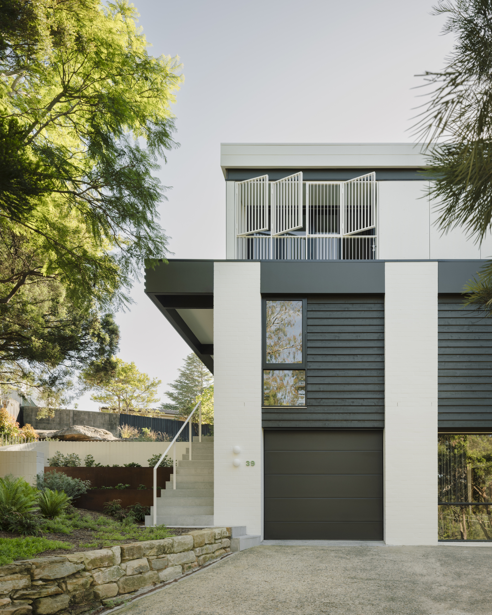 New Line House by Studio Prineas - The Local Project