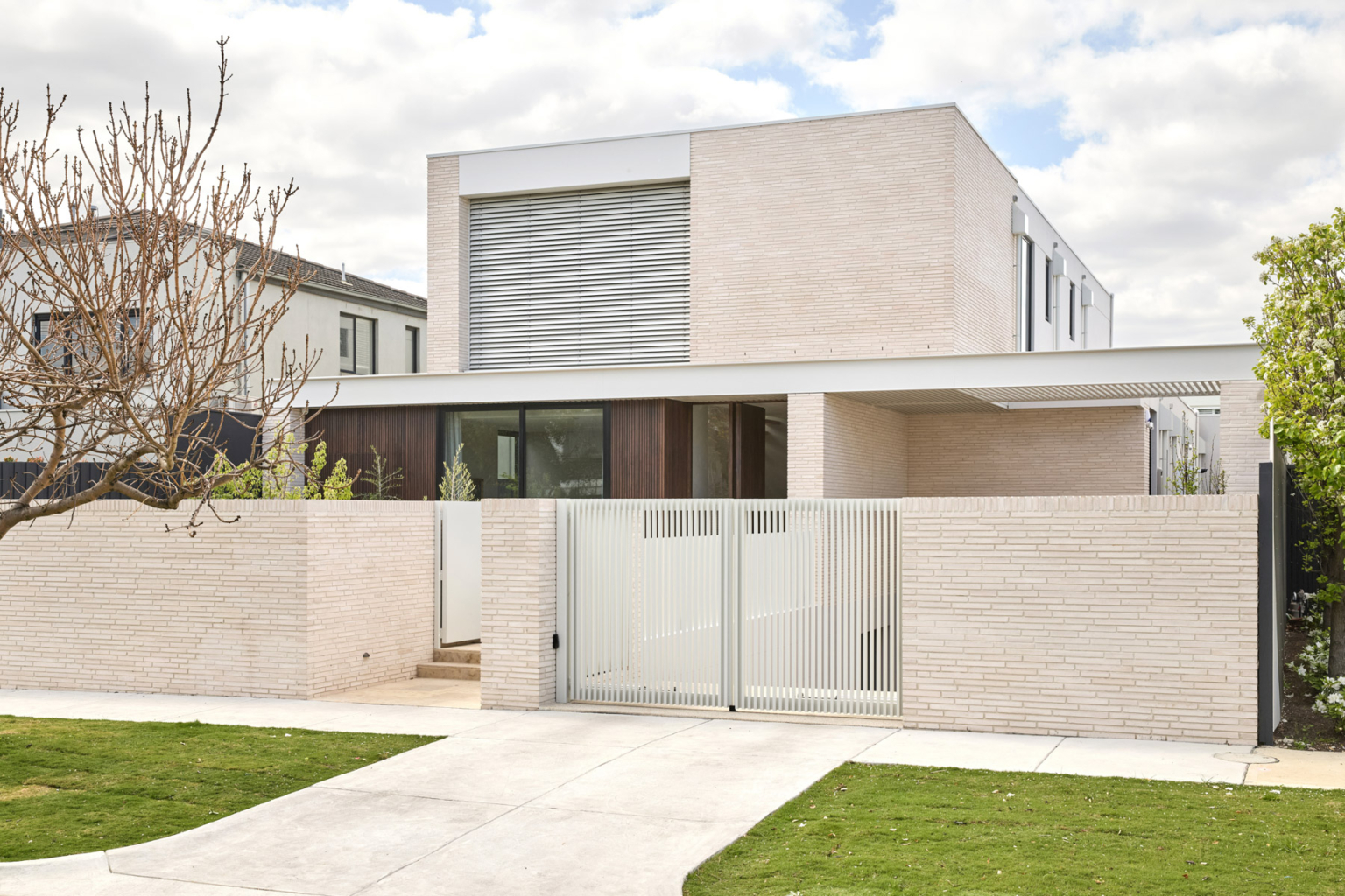LUME House by Thomas Archer - The Local Project