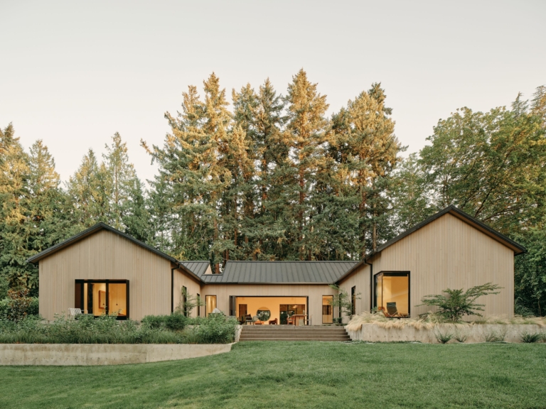 Hunt Club House by West of West - The Local Project